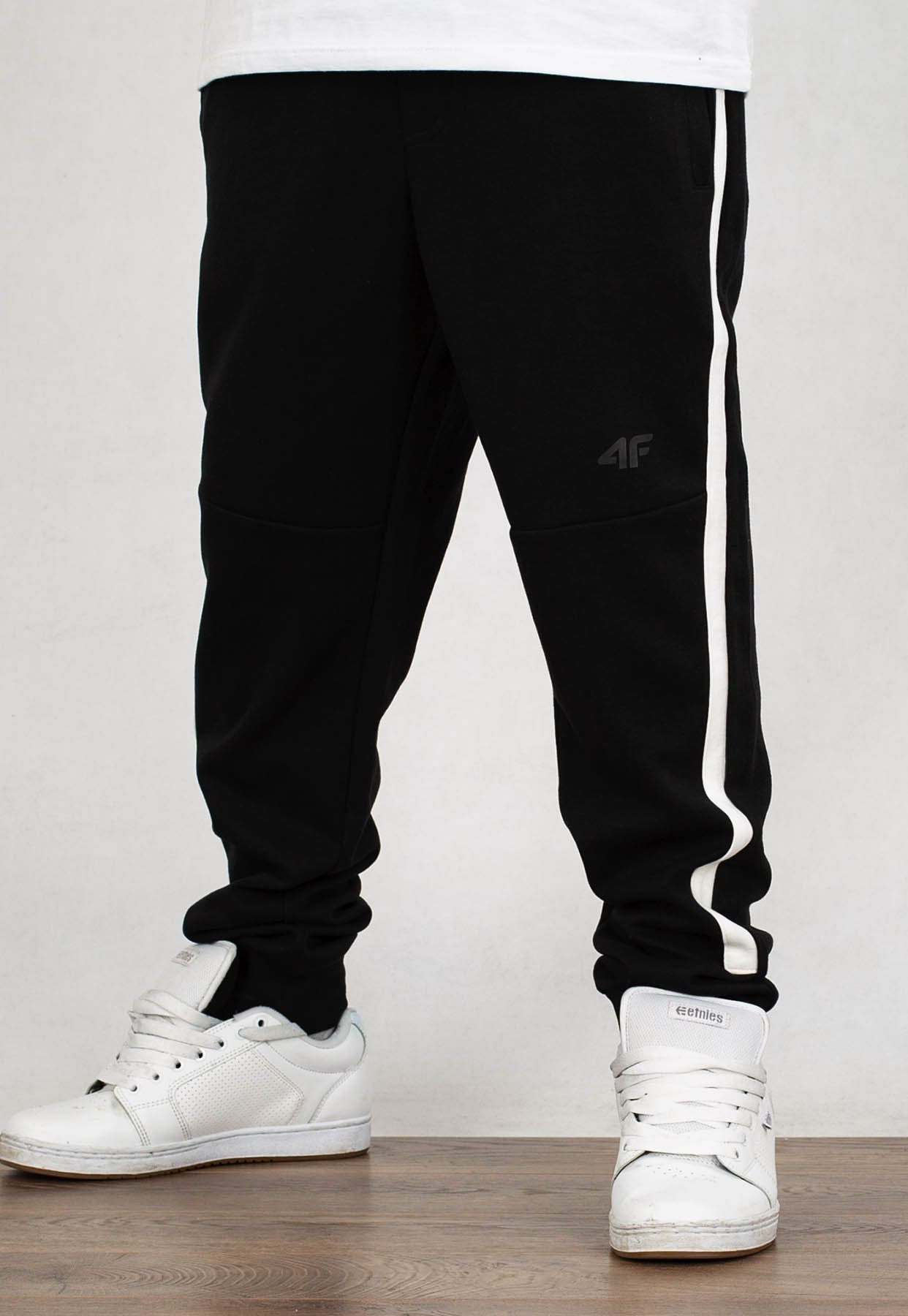 Dresy 4F SPMD012 czarne - MEMBRANA.PL